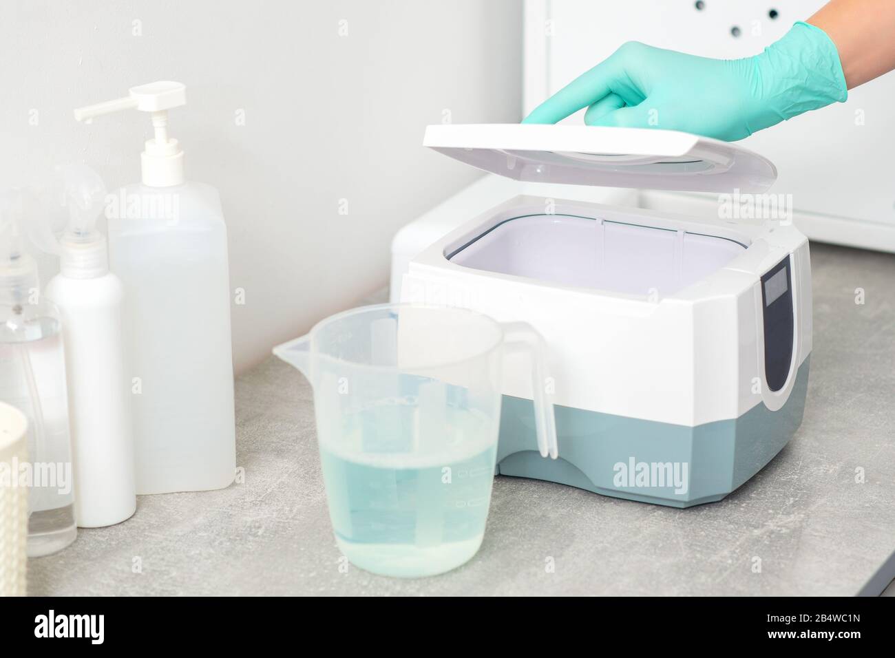 Sterilization instruments hi-res stock photography and images - Alamy