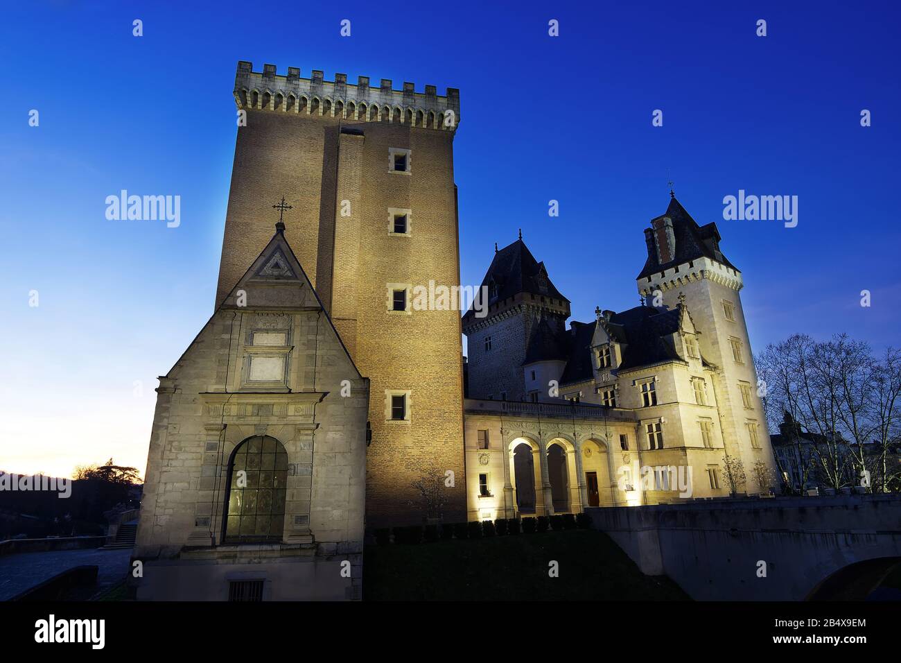 Night image of the castle of Pau in the Pyrenees from the main entrance ...