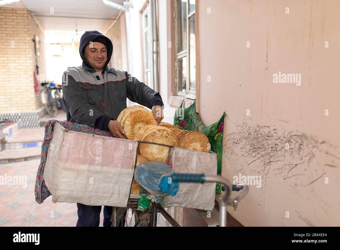 Old bakery bike hi-res stock photography and images - Alamy