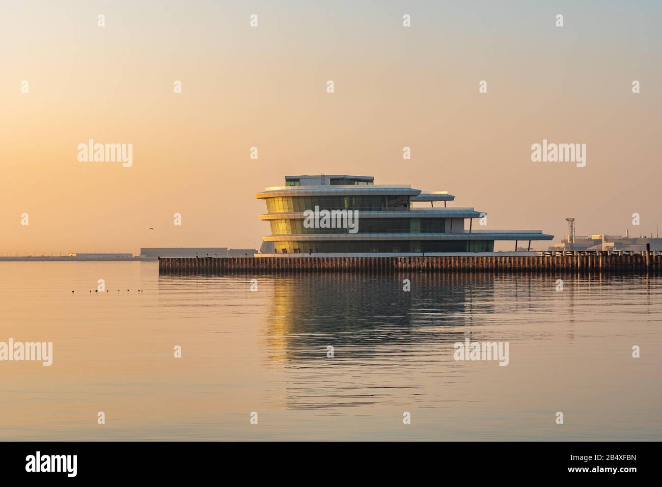 Buildings in baku night hi-res stock photography and images - Alamy