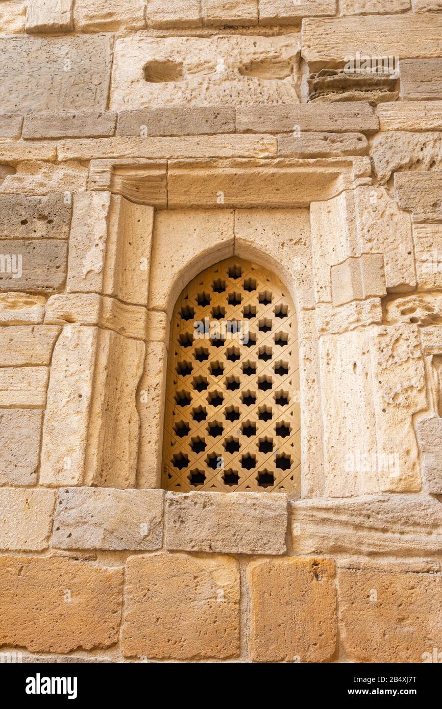 Asian style ancient window in Baku old town Stock Photo - Alamy