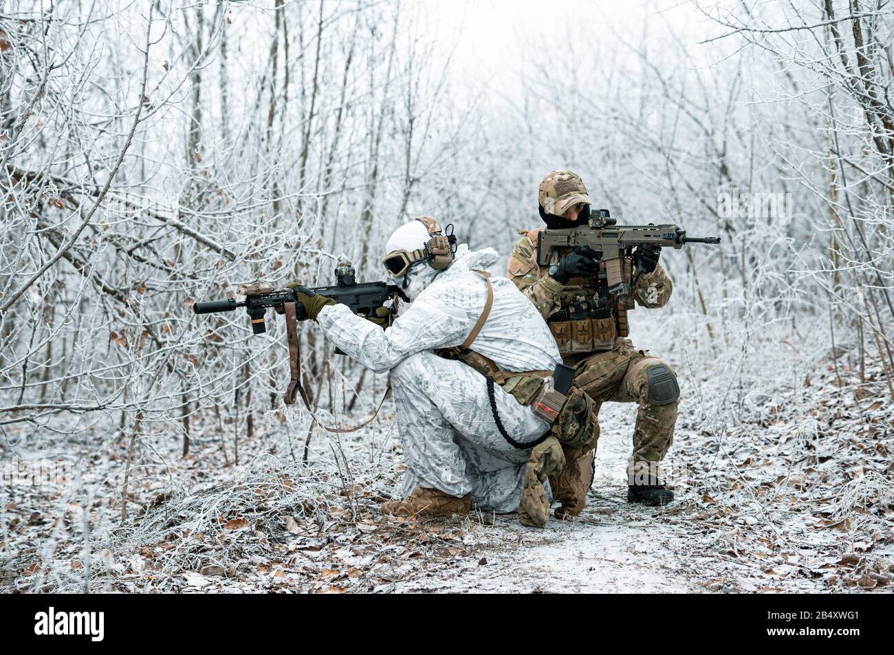 Side view military soldiers training hi-res stock photography and ...