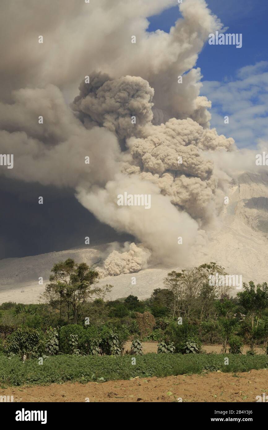 Nuees hi-res stock photography and images - Alamy