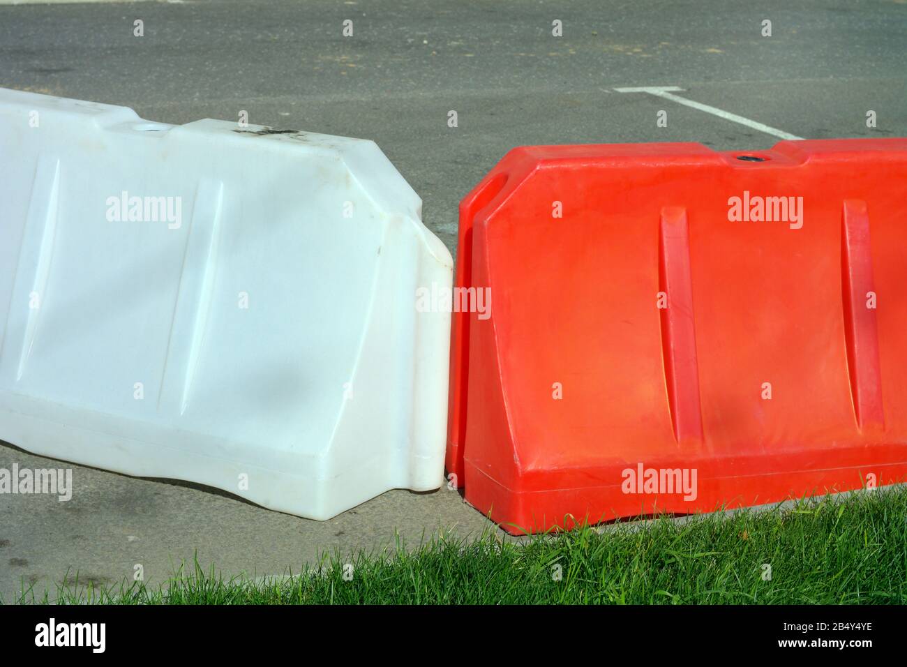 Road red plastic block hi-res stock photography and images - Alamy