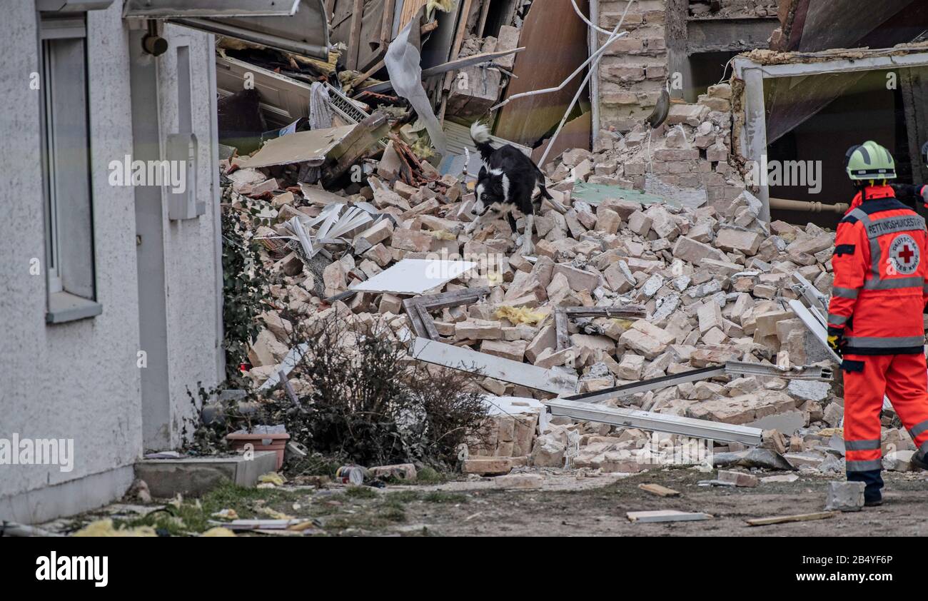 Partial building collapse hi-res stock photography and images - Alamy