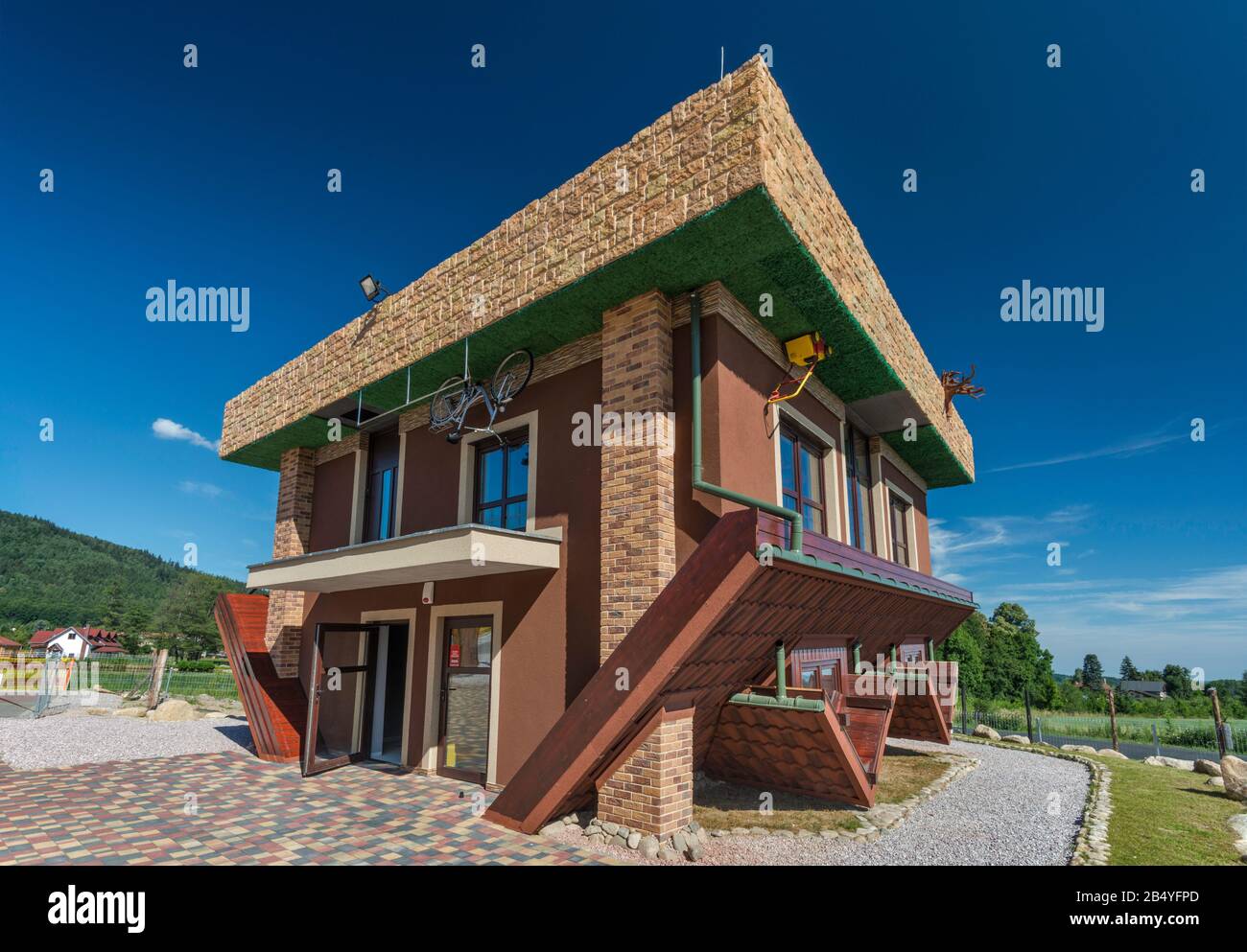 Upside down building hi-res stock photography and images - Alamy