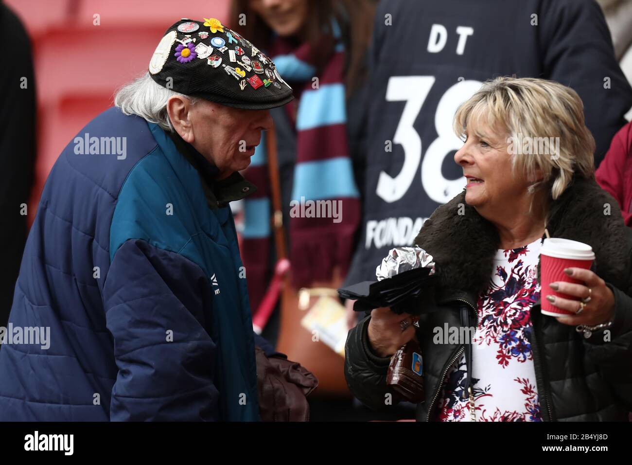 Elderly football club hi-res stock photography and images - Alamy