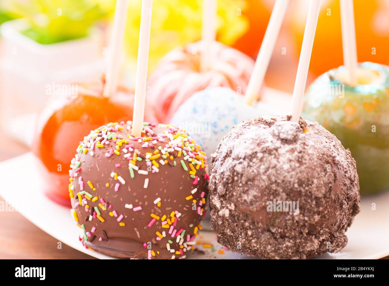 Chocolate coated apple hi-res stock photography and images - Alamy