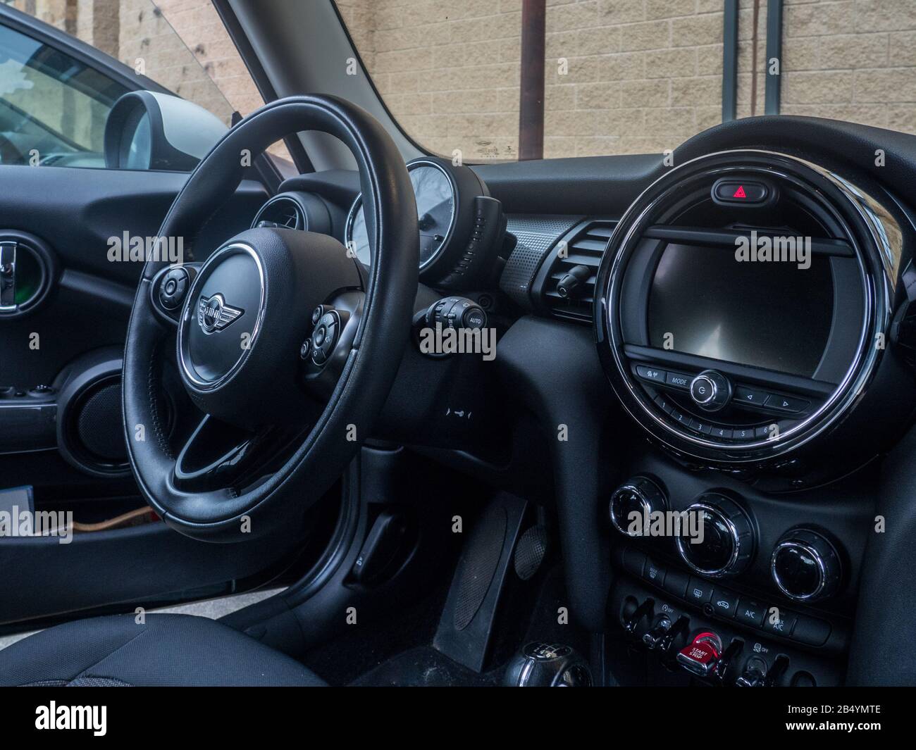 2020 mini cooper hi-res stock photography and images - Alamy