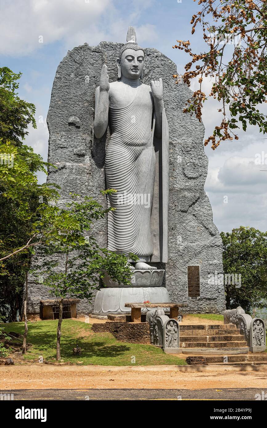 Avukana buddha replica hi-res stock photography and images - Alamy