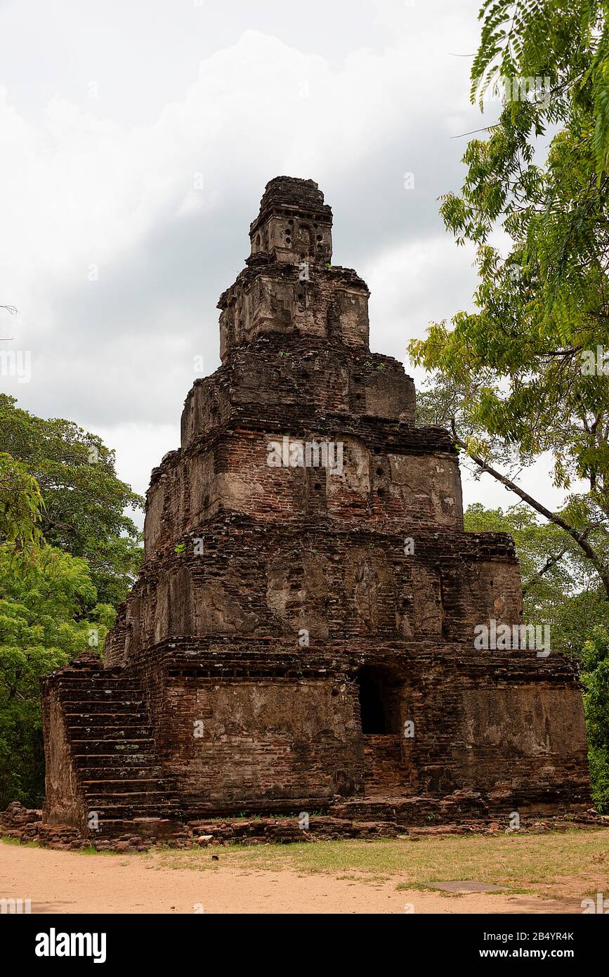 Polonnaruwa, Sri lanka, Sept 2015: Ruins, reclaimed from the jungle ...