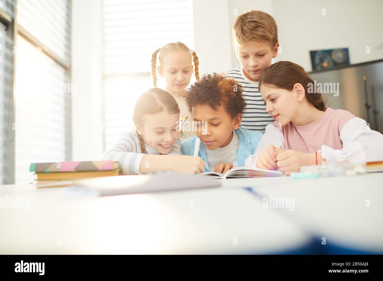 Group friends four girls boy hi-res stock photography and images - Alamy