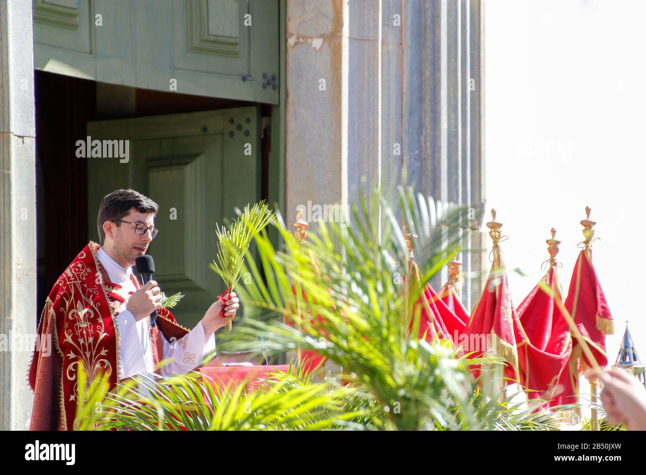 Catholic priest blessing church hi-res stock photography and images - Alamy