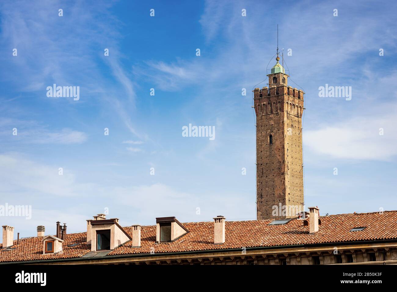 Torre degli Asinelli. One of the two towers (Due Torri 1109-1119, 97.20 ...
