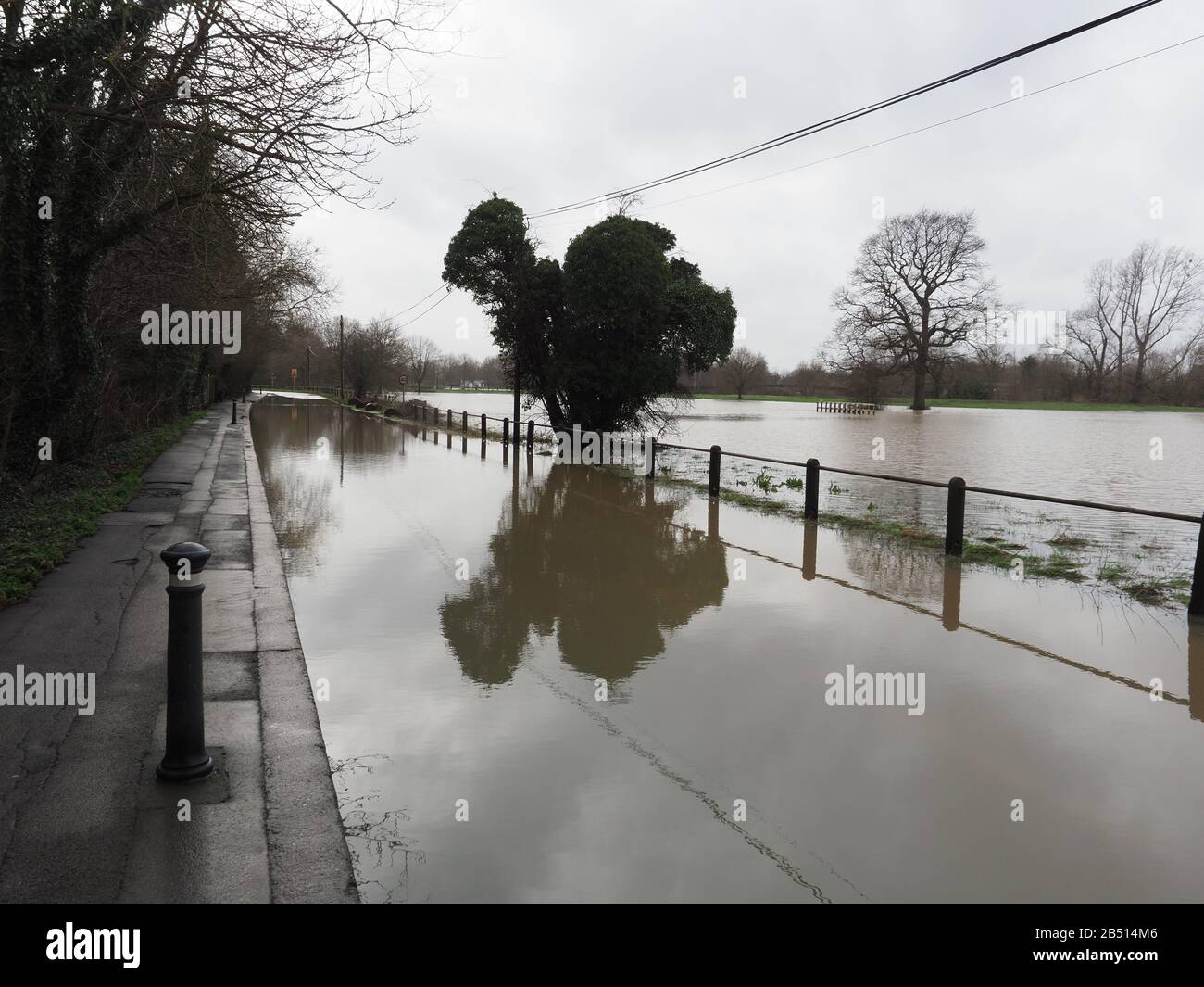 Yalding, Kent, UK. 7th Mar, 2020. Flooding in the village of Yalding ...