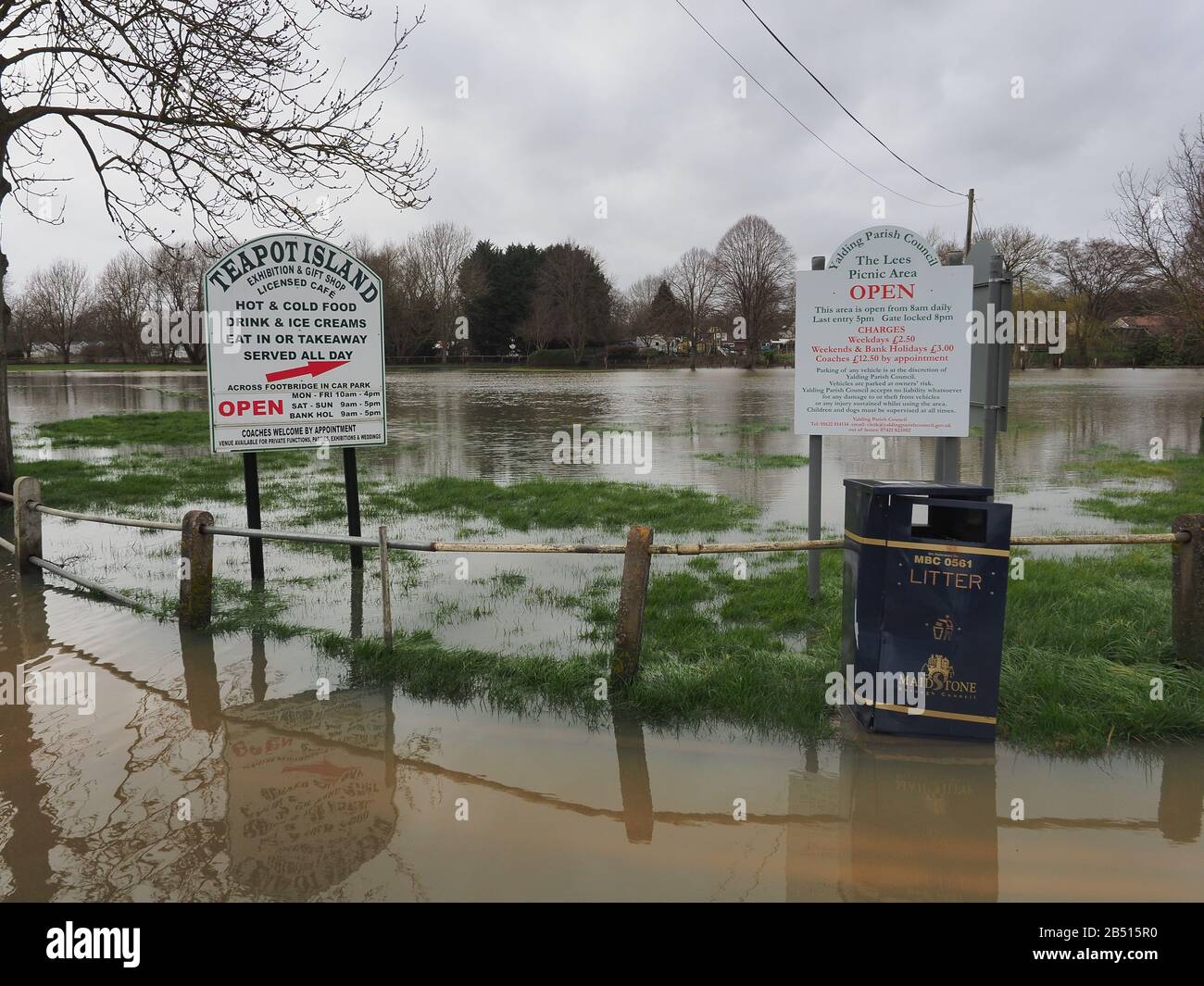 Yalding, Kent, UK. 7th Mar, 2020. Flooding in the village of Yalding ...