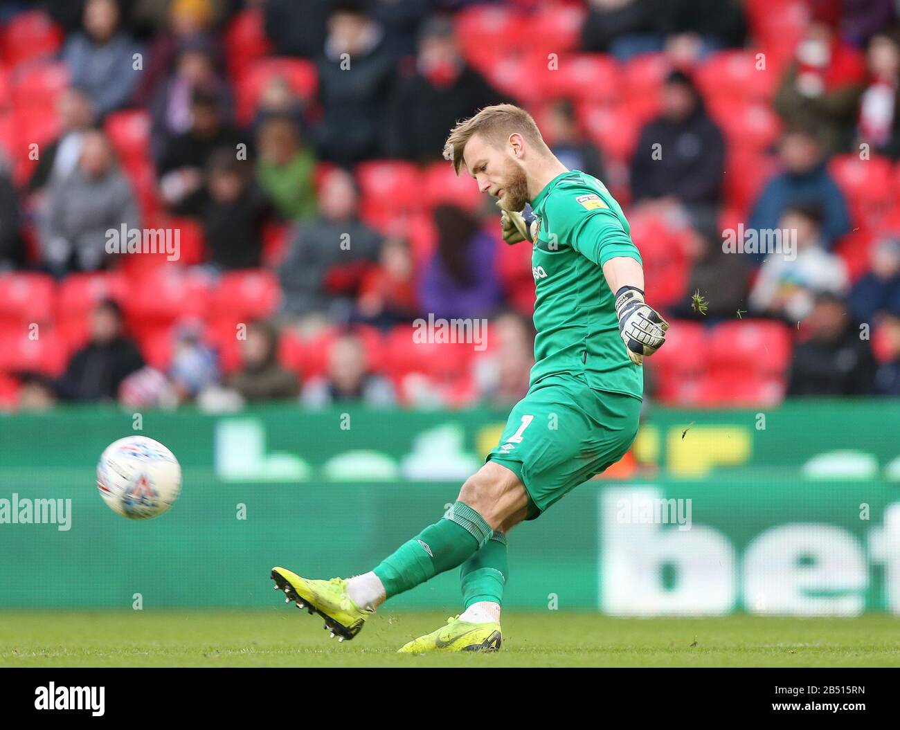 George bissett hi-res stock photography and images - Alamy