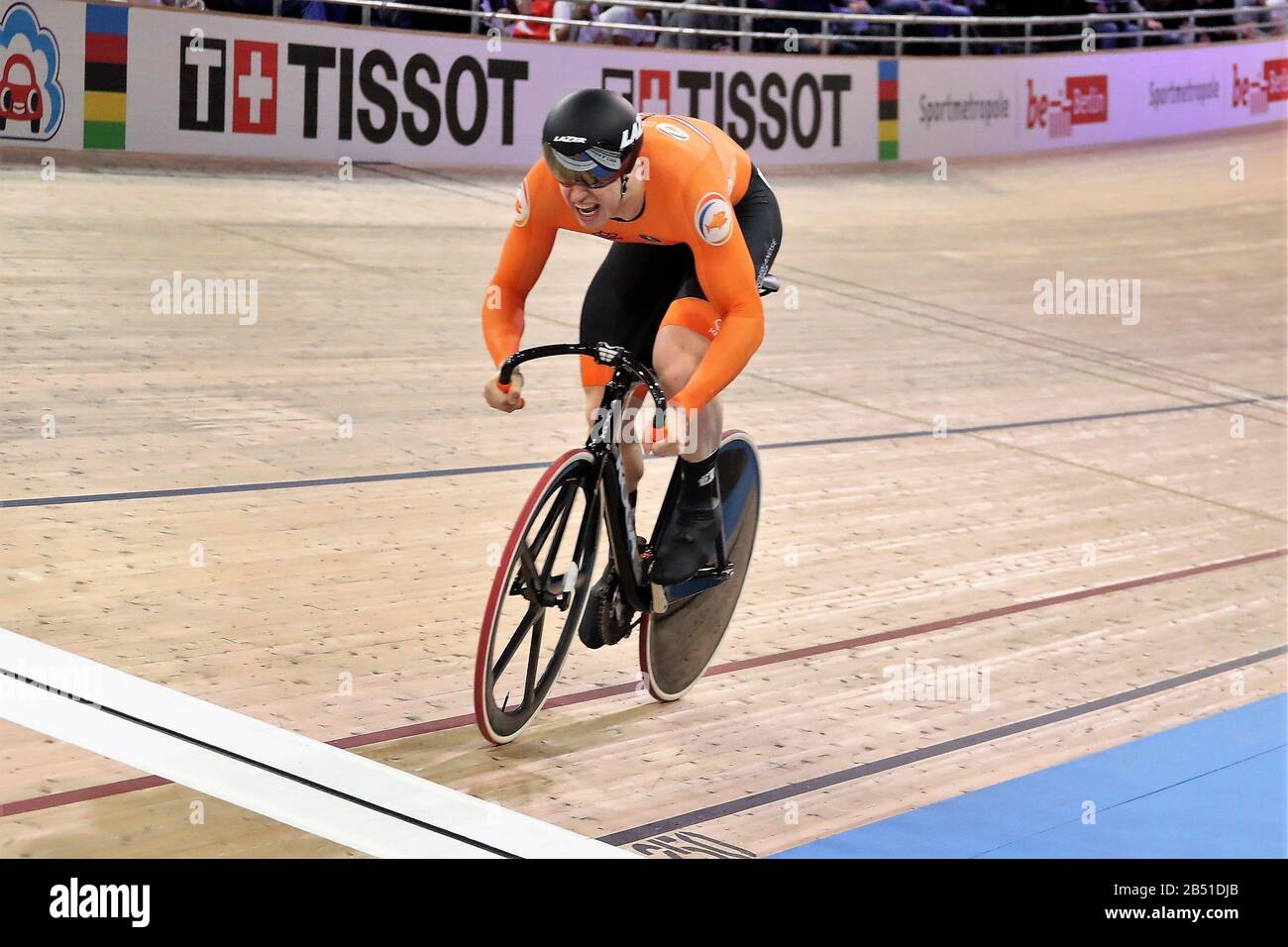Harrie Lavreysen of Nederlandt Men's Sprint - 1/8 Finals 1 Heat during ...