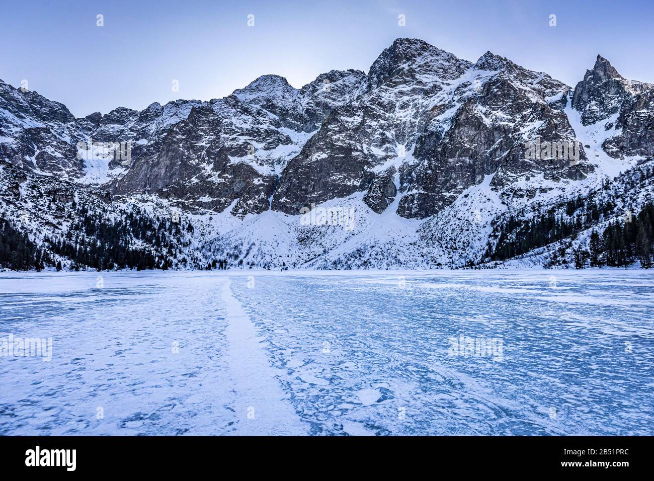 Amazing Morskie Oko mountain lake in winter Stock Photo - Alamy