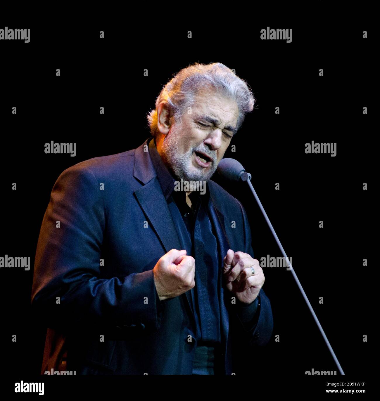 Placido domingo singer hi-res stock photography and images - Alamy