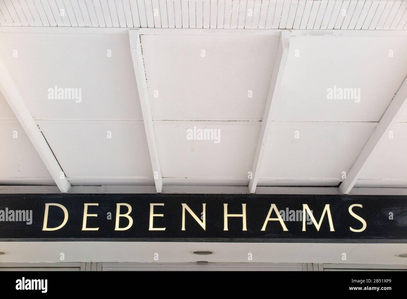 Empty debenhams hi-res stock photography and images - Alamy