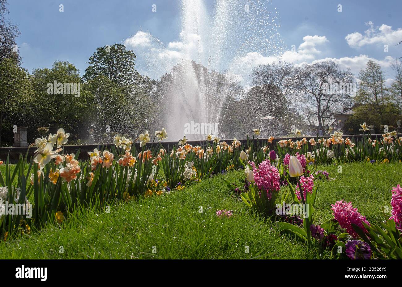 Fountain at entrance in Botanival garden park Flora at Cologne ...