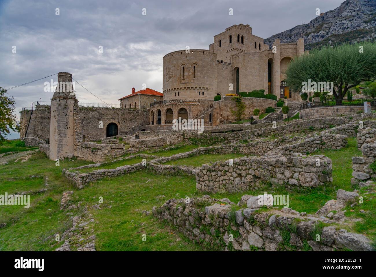 The ruins of Rozafa Castle in Shkoder, Albania Stock Photo - Alamy