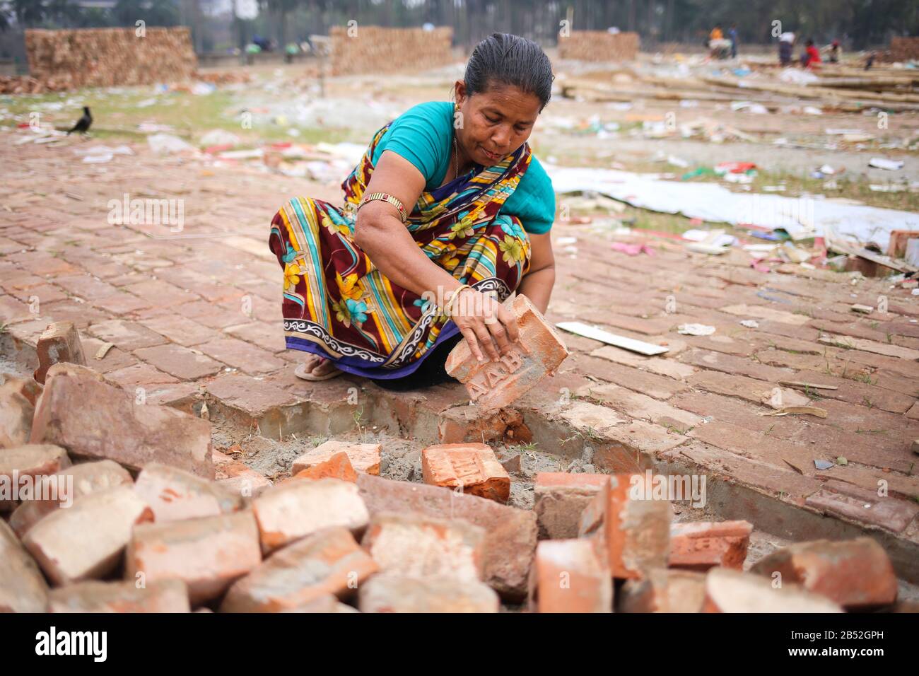 Hard working womens hi-res stock photography and images - Alamy
