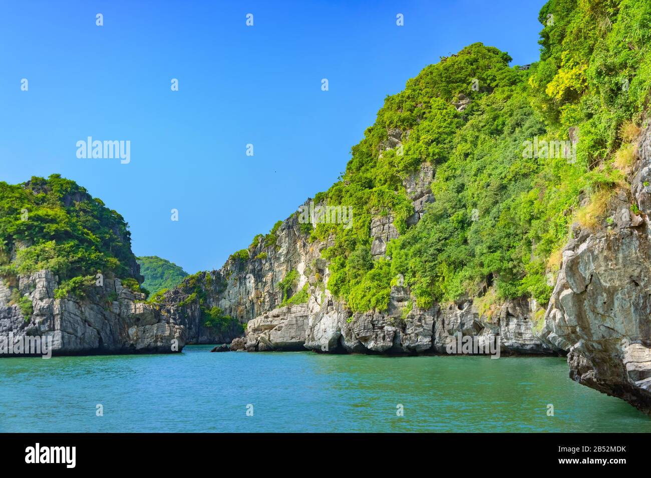 The karst landforms hi-res stock photography and images - Alamy
