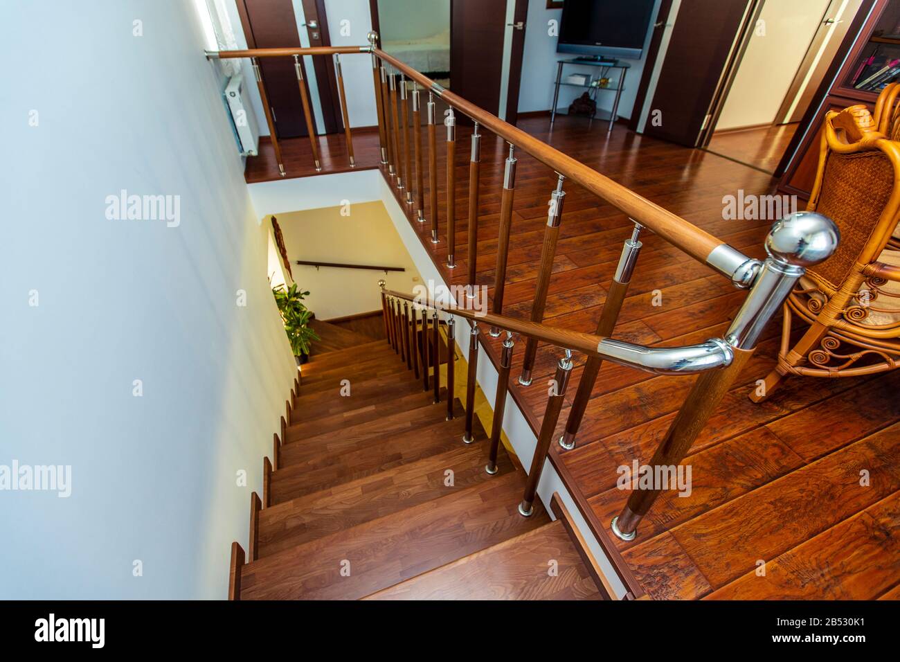 Second floor railing hi-res stock photography and images - Alamy