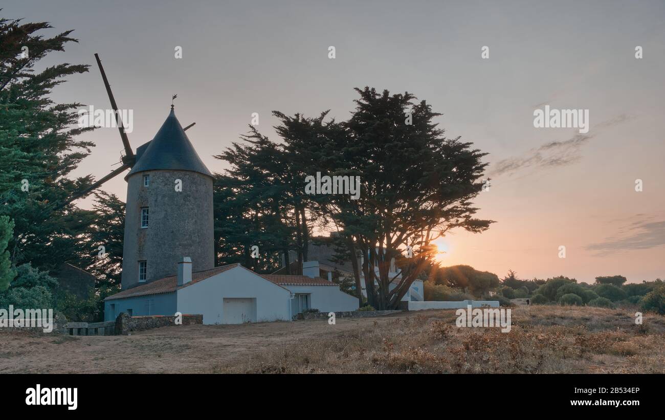 Windmill with street in front of it hi-res stock photography and images ...