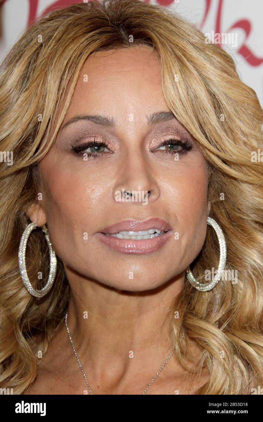 November 16, 2011, Los Angeles, CA, USA: LOS ANGELES - NOV 16: Faye ...