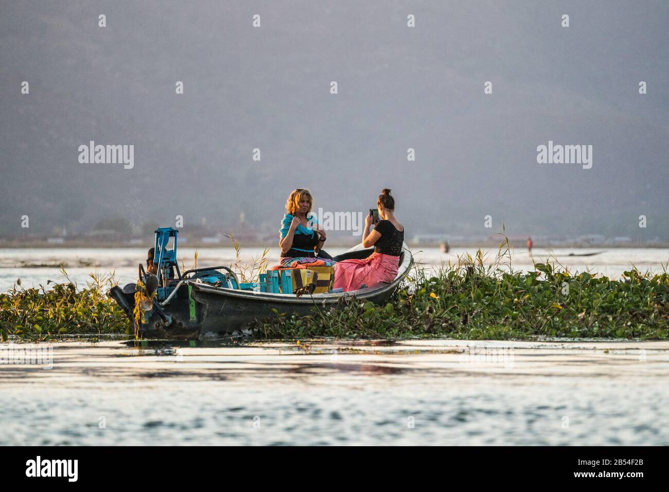 Local people, Inle lake, Myanmar, Asia Stock Photo - Alamy