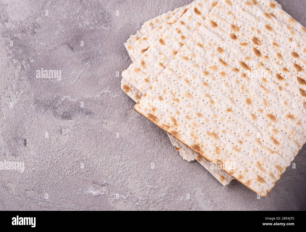 Traditional ritual Jewish bread matzah Stock Photo - Alamy
