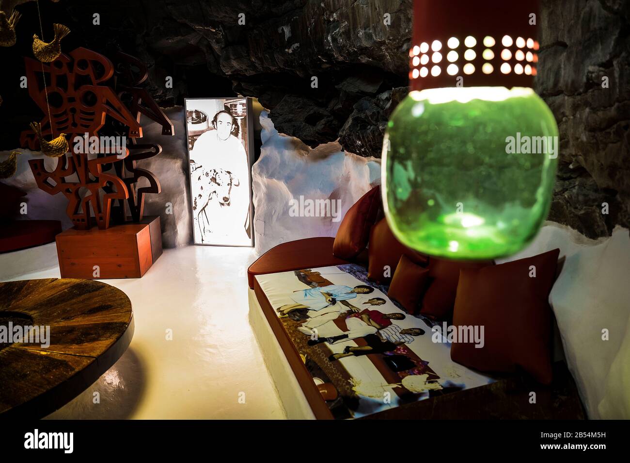 The interior at the subterranean home that Cesar Manrique built for ...