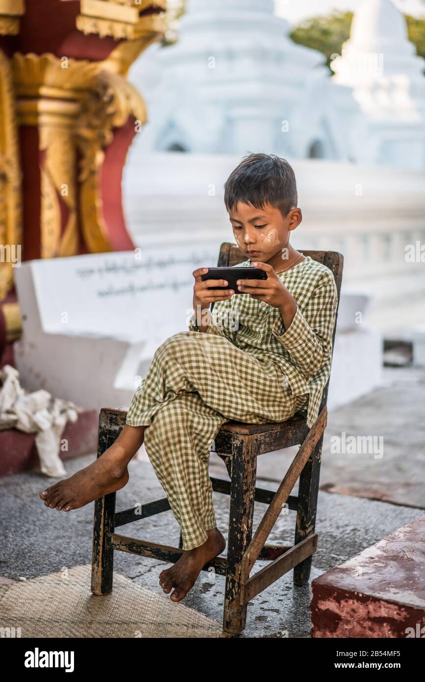 Streeet scene, Mandalay, Myanmar, Asia Stock Photo - Alamy