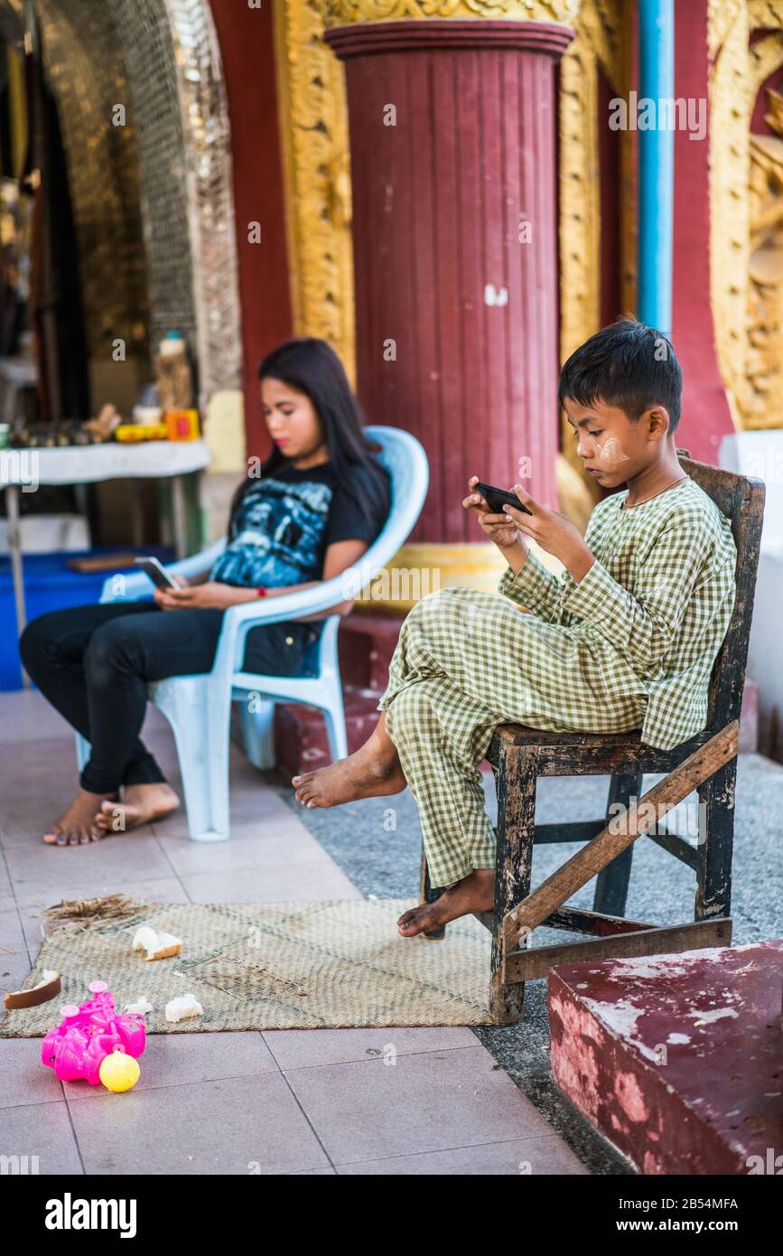 Streeet scene, Mandalay, Myanmar, Asia Stock Photo - Alamy