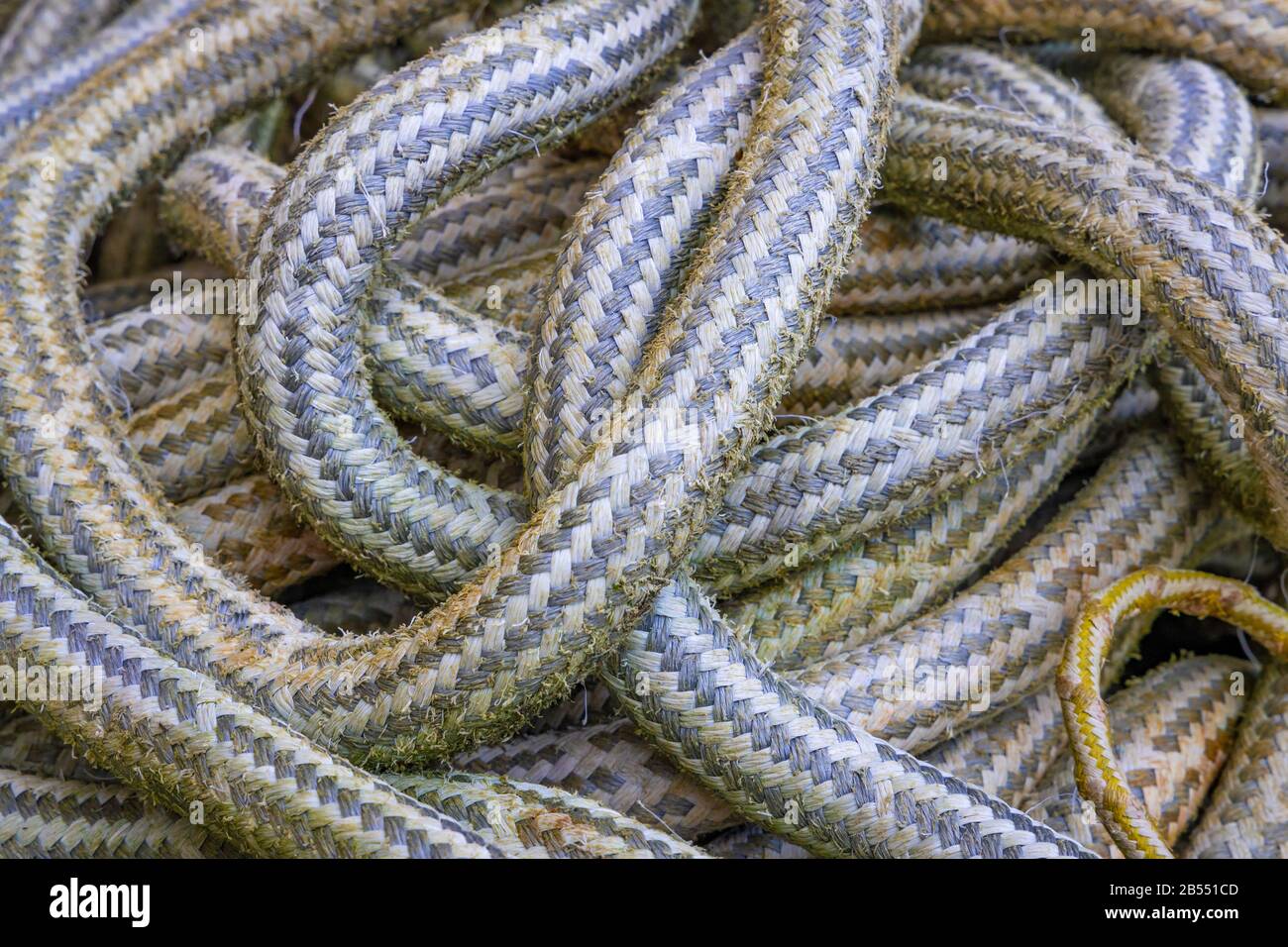 Thick ropes hi-res stock photography and images - Alamy
