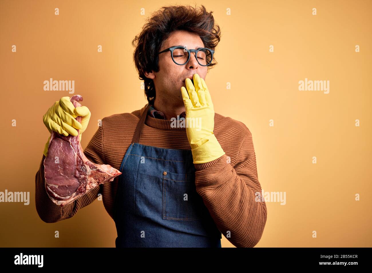 Raw people sleeping hi-res stock photography and images - Alamy