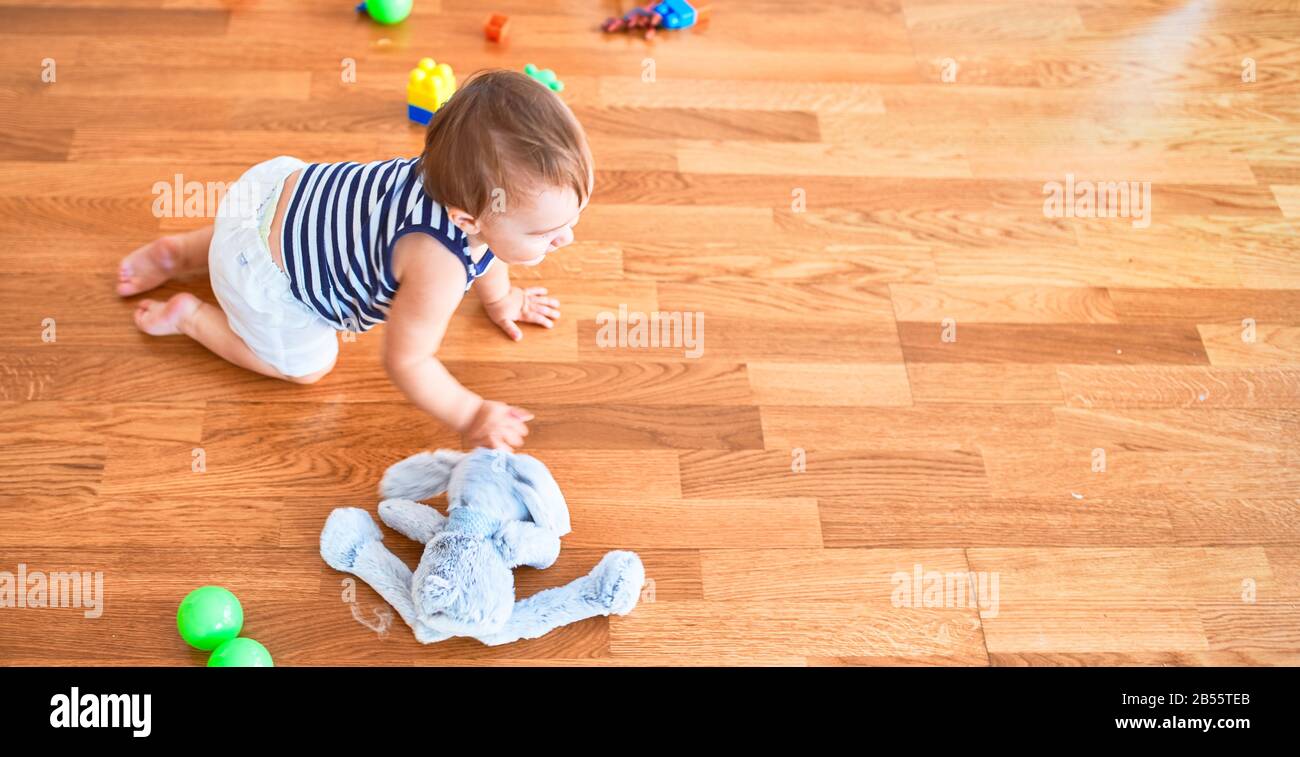 Infant crawling school hi-res stock photography and images - Alamy