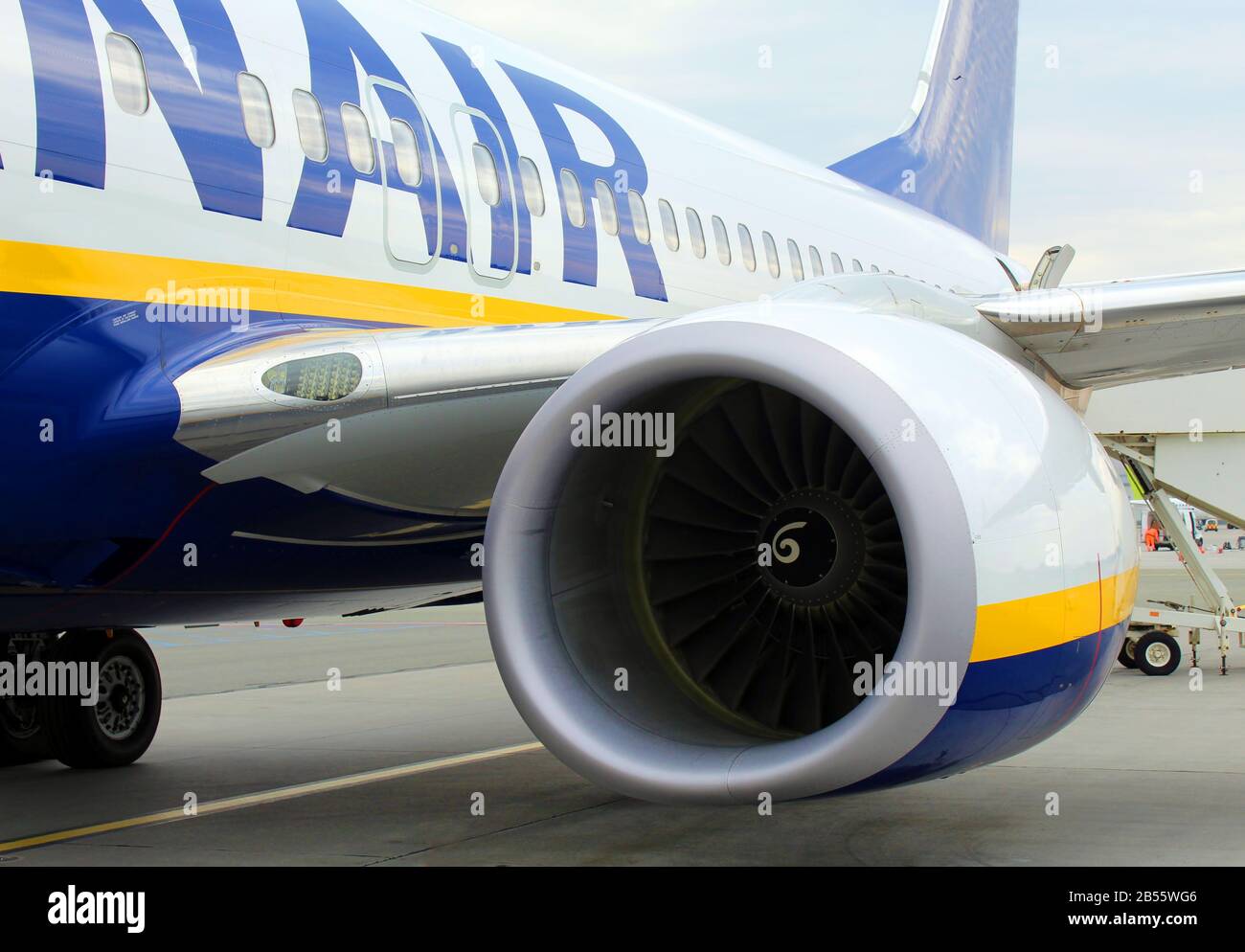 Close up turbine engine front hi-res stock photography and images - Alamy