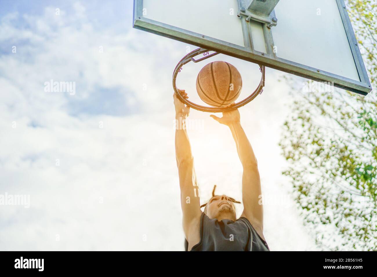 Basketball player silhouette performing hi-res stock photography and ...