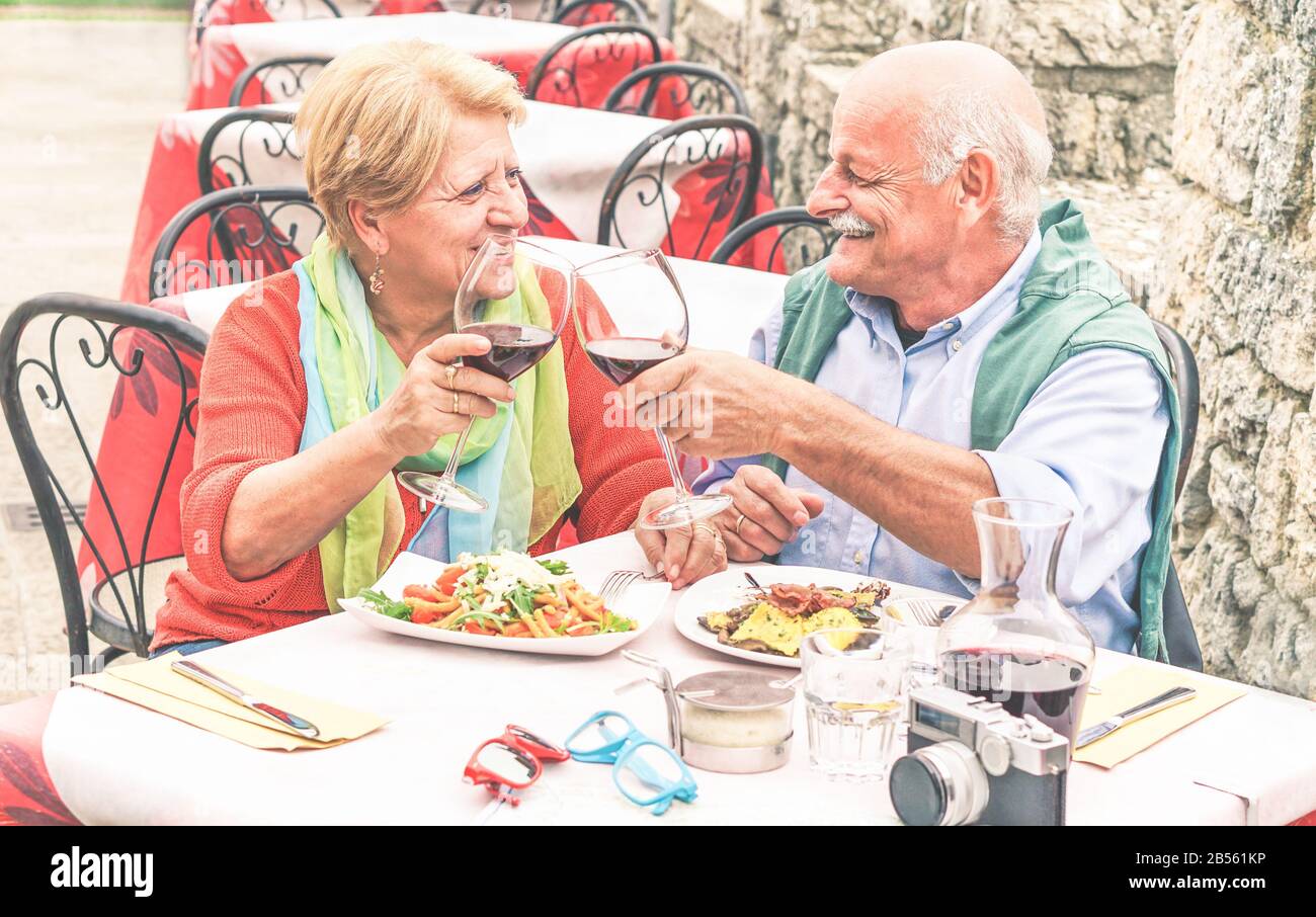 Mature couple cafe italy hi-res stock photography and images - Alamy