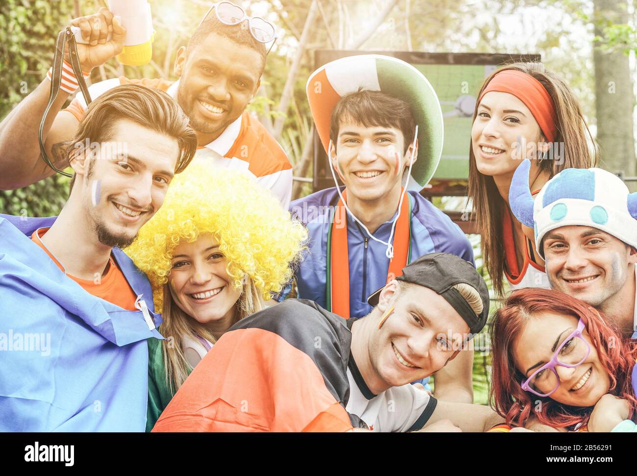 Sport football celebrating smiling hi-res stock photography and images ...