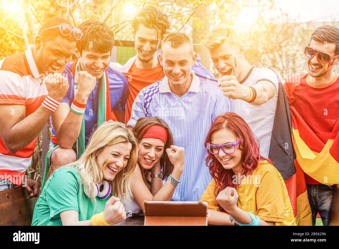 France watching sport on screen hi-res stock photography and images - Alamy