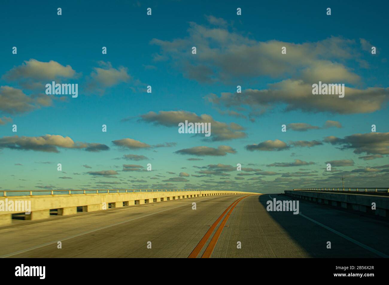 Wide roads hi-res stock photography and images - Alamy