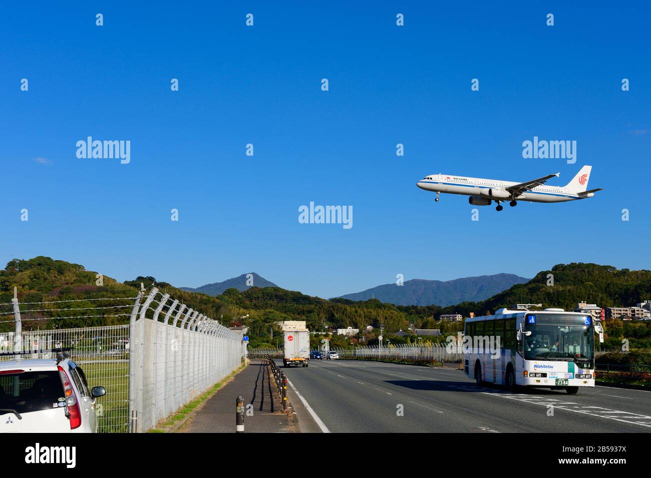 Plane spotter at Fukuoka airport Stock Photo - Alamy