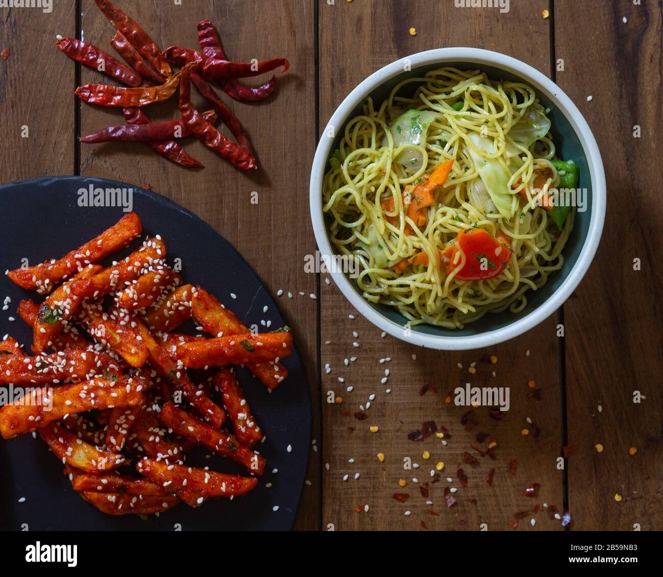 Hakka noodles street food hi-res stock photography and images - Alamy