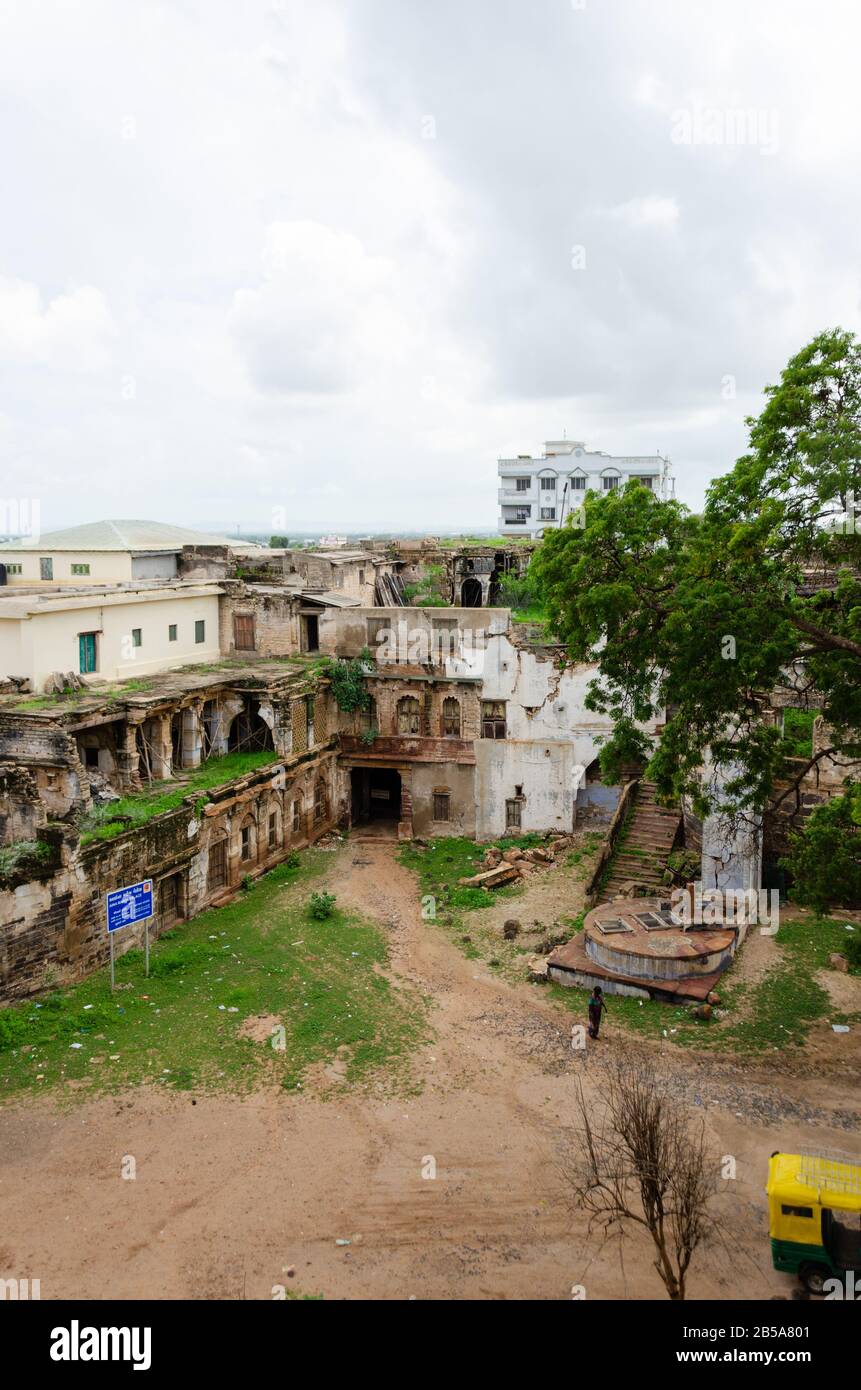 Bhuj india earthquake 2001 hi-res stock photography and images - Alamy