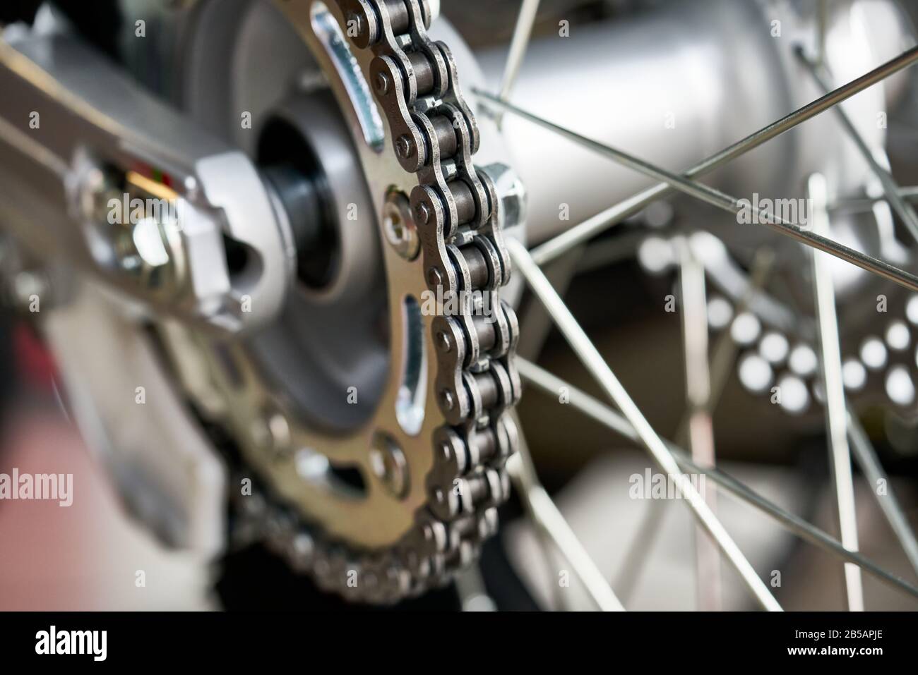 Steel chain shiny brass hi-res stock photography and images - Alamy